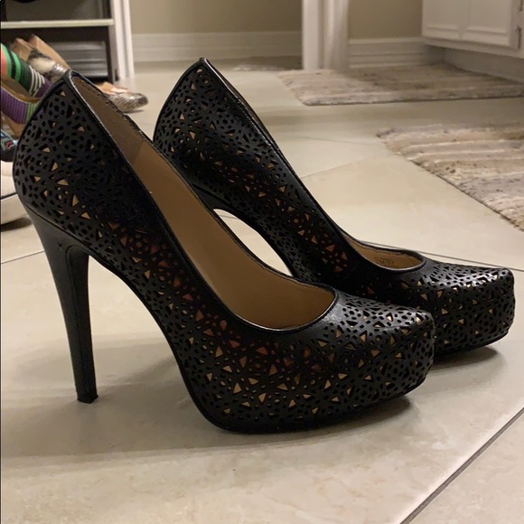 BCBG Paris | Shoes | Bcbg Platform Pump Heels Gold Black Classy Shoes 7 ...